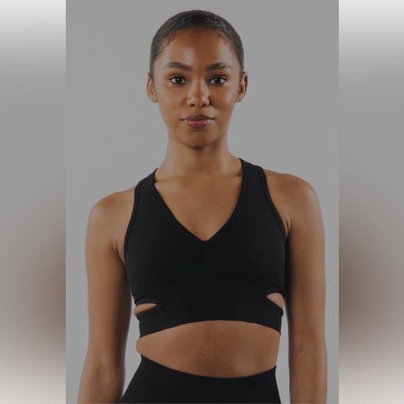 Alphalete | Intimates & Sleepwear | M Alphalete Stratus High Impact ...